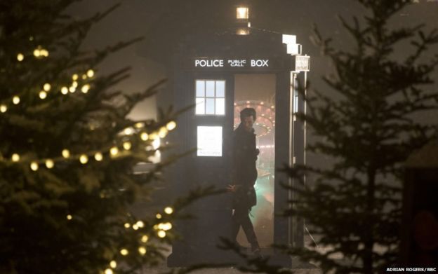 More Doctor Who Christmas special pictures revealed - BBC Newsround