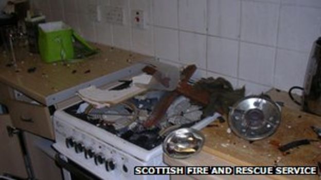 Gas plea after Gelston family flee canister explosion - BBC News