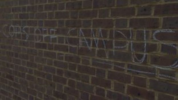 University of London protest: Students protest across city - BBC News