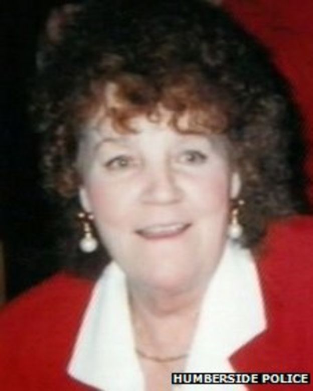 Lewis Dale trial: Murder accused 'cannot remember' stabbing - BBC News