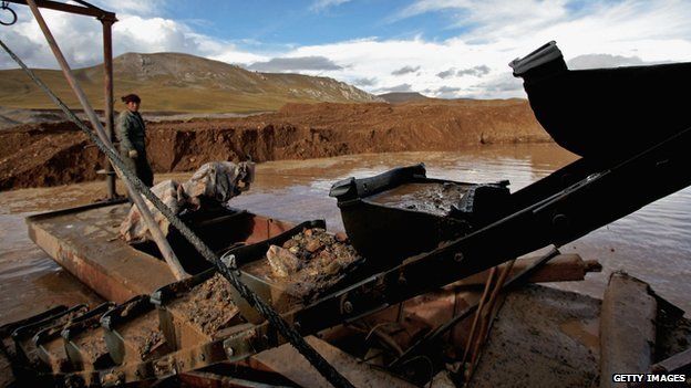 Tibetans displaced within region 'amid rampant mining' - BBC News