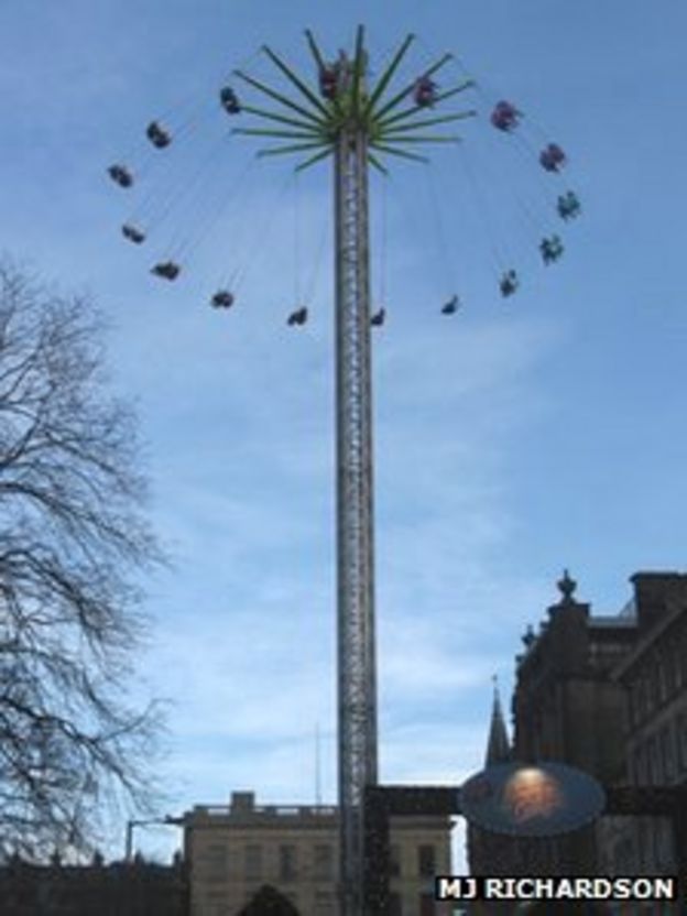Edinburgh's Christmas: Star Flyer ride reopens - BBC News