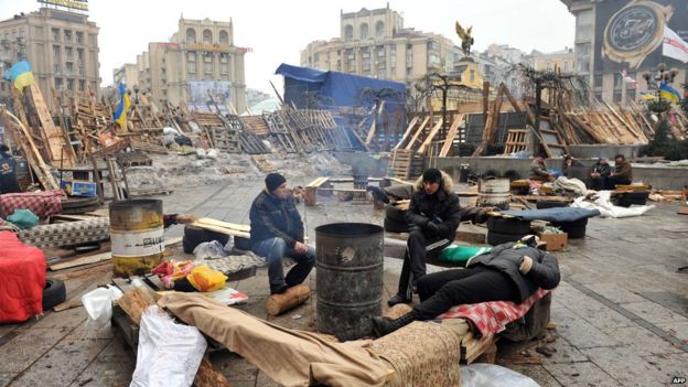 Day in pictures: 16 December 2013 - BBC News