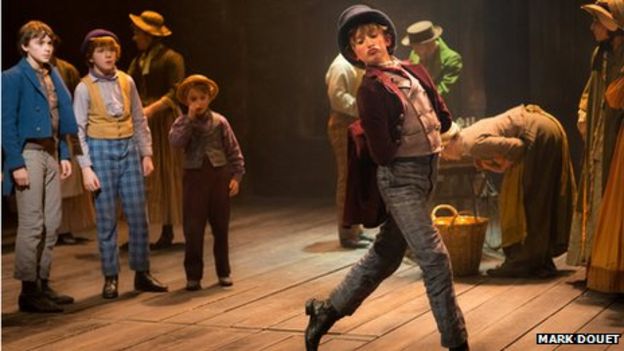Director Daniel Evans on Oliver! and the National Theatre - BBC News