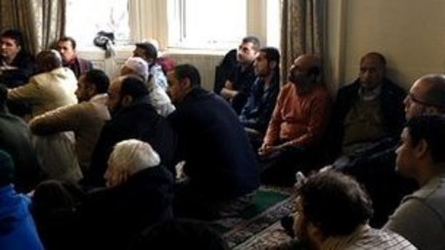 Belfast Muslims call for new mosque - BBC News