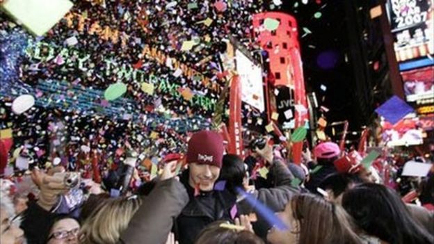 How Auld Lang Syne took over the world - BBC News