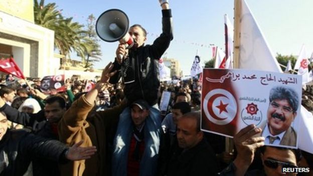 Tunisia leader 'hopeful' despite Arab Spring protests - BBC News