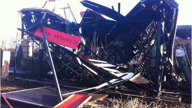 Red Hot Buffet in Northampton destroyed by fire - BBC News