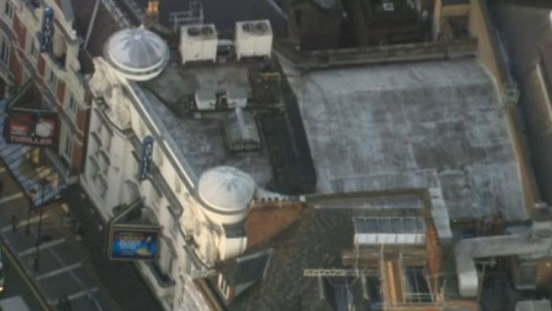 In pictures: Apollo Theatre ceiling collapse - BBC News