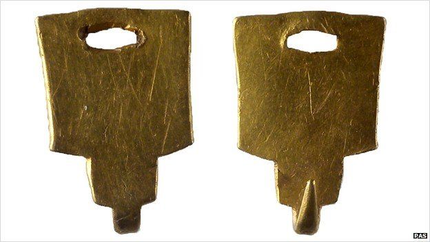 Norfolk 16th Century gold hook reveals textile history - BBC News