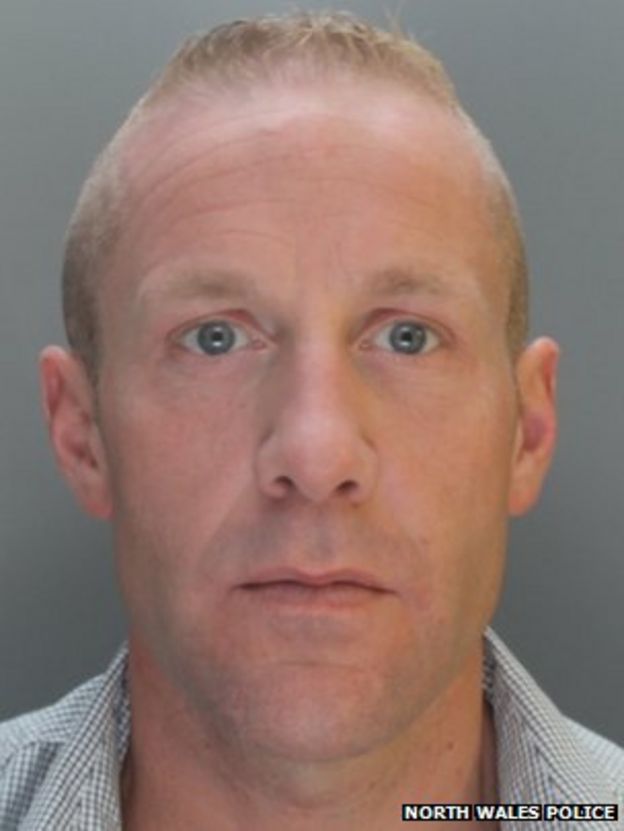 Women praised for speaking up on William Pulman's abuse - BBC News