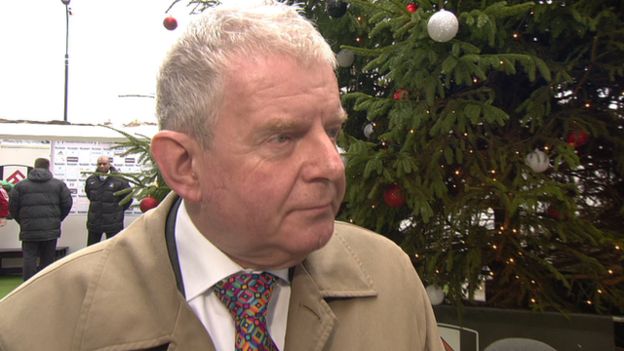 David Coleman: Former BBC sports broadcaster dies at 87 - BBC News