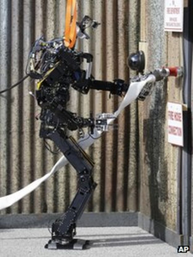 Google's Schaft robot wins Darpa rescue challenge - BBC News