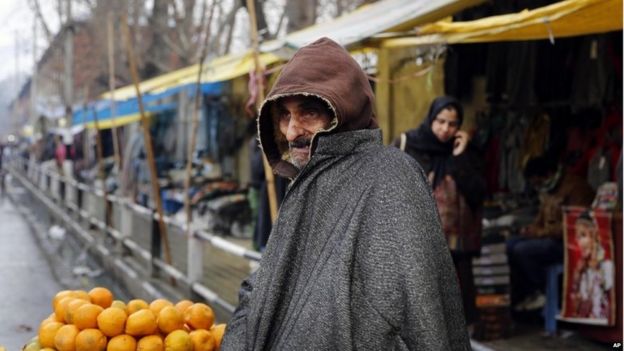 In pictures: India cold weather - BBC News