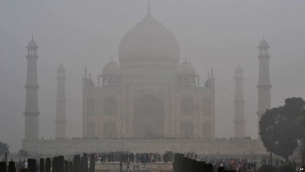 In pictures: India cold weather - BBC News