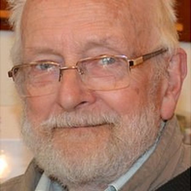 Alderney Society founder Peter Arnold dies - BBC News