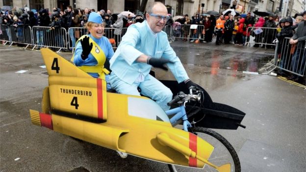In pictures: New Year's Day parade in London - BBC News