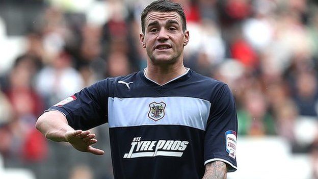 James Dunne joins St Johnstone on loan from Stevenage - BBC Sport