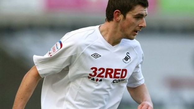 Northampton Town sign Evan Horwood and Daniel Alfei - BBC Sport