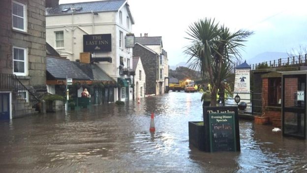 In Pictures: Flooding in Wales - BBC News