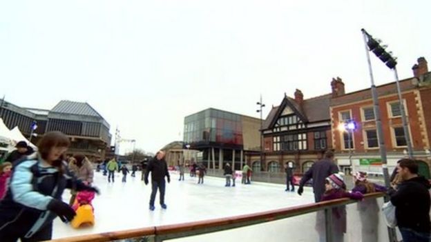 Derby ice rink: Council criticises itself for planning mix-up - BBC News