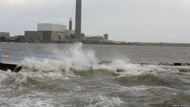 In pictures... New year storms batter Northern Ireland's coast - BBC News