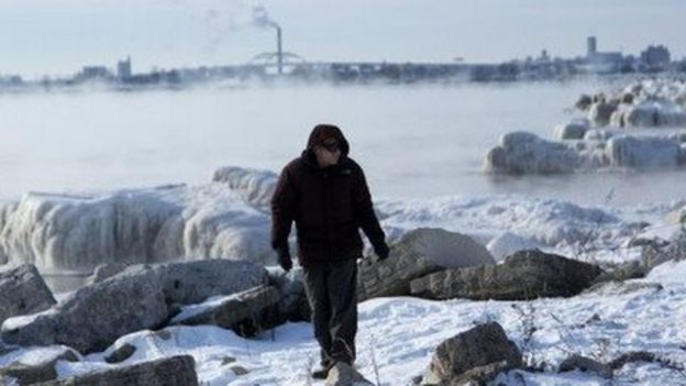 Big freeze shatters North America temperature records - BBC News