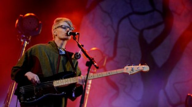 Alt-J reassure fans about future without bassist Gwil - BBC News