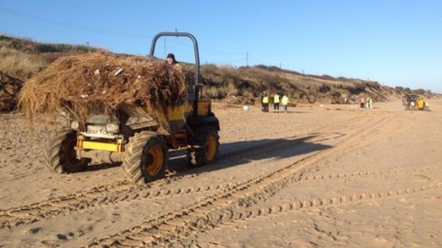 Sheringham tidal surge sea defence repairs to cost £804,000 - BBC News