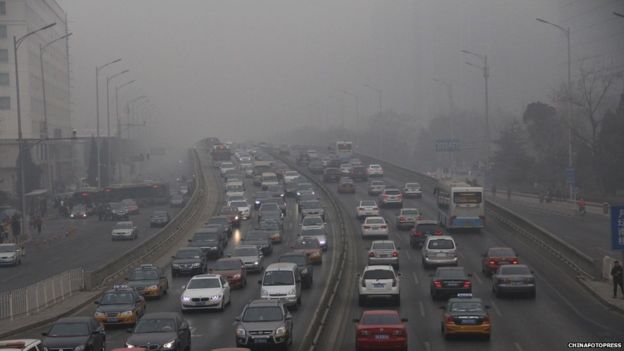 Thick smog causes health warnings in Beijing - BBC Newsround