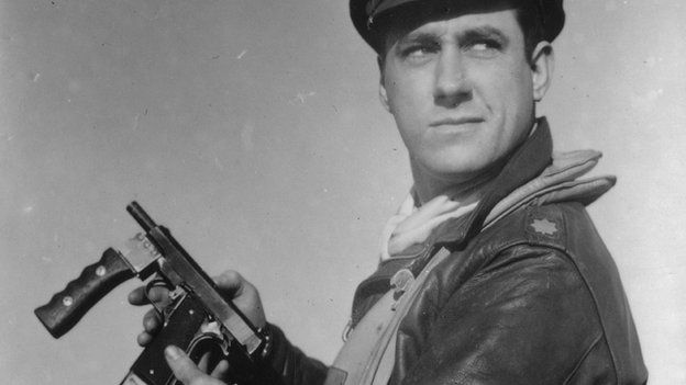 World War Two Spitfire sale could fetch £2.5m - BBC News