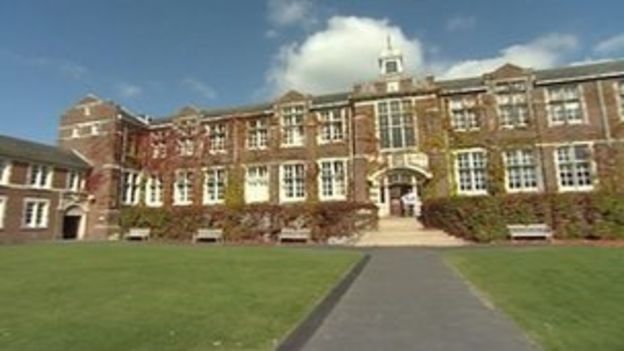 Library to commemorate Seale Hayne college's WW1 past - BBC News