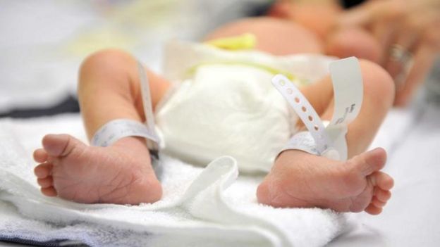 Glangwili and Withybush midwife-led units to offer 'comfort' - BBC News