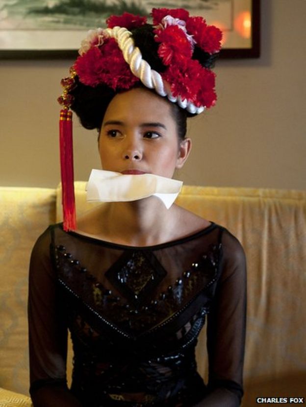 In pictures: Cambodia models - BBC News