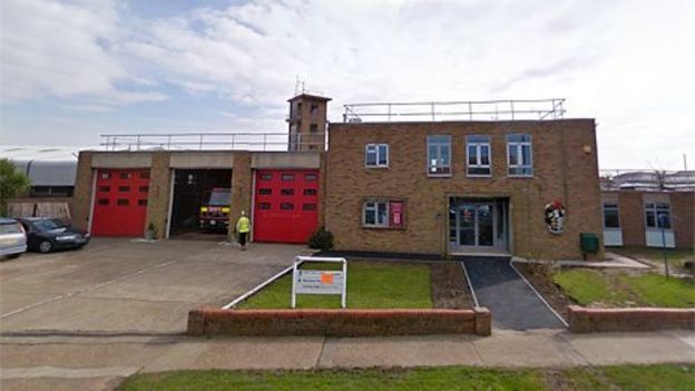 Suffolk Fire service 'cannot afford' to train firefighters - BBC News