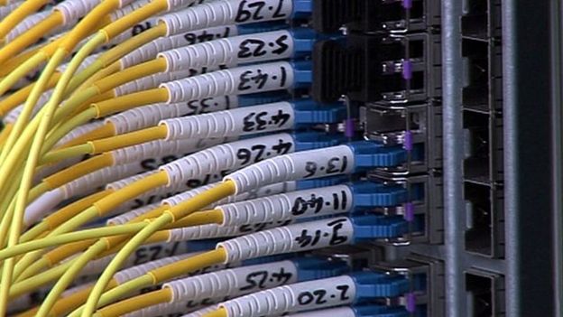 Formula 1: The super-fast net driving teams to the podium - BBC News