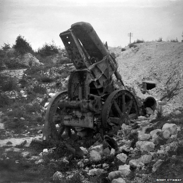 Sapper's photographs of Flanders are found by grandson - BBC News