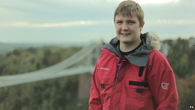 Lewis Clarke speaks of record-breaking South Pole trek - BBC News