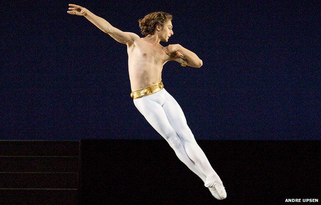 The ballet where men take centre stage - BBC News