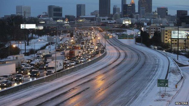 US deep South snow storm maroons motorists - BBC News