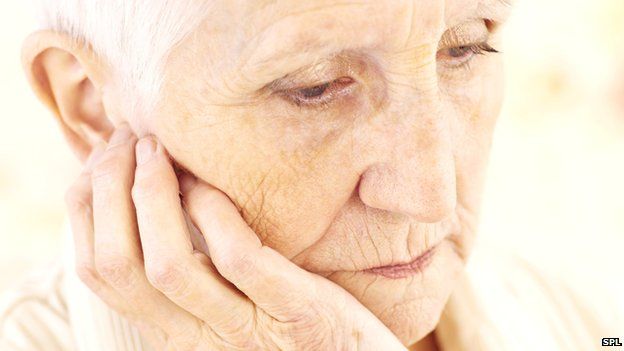 Elderly breast cancer warning - BBC News