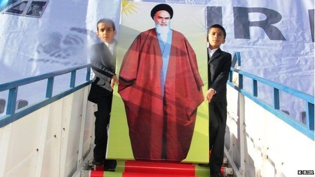 Iran: The cardboard ayatollah and the inflatable Air France jet - BBC News