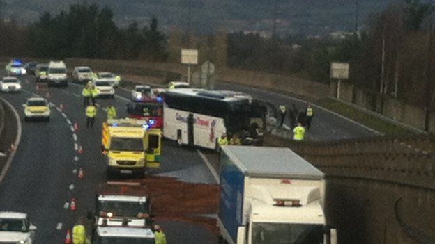 M4 motorway reopens after coach crash near Newport - BBC News