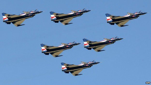 Singapore Airshow: Asia-Pacific spending up on defence - BBC News