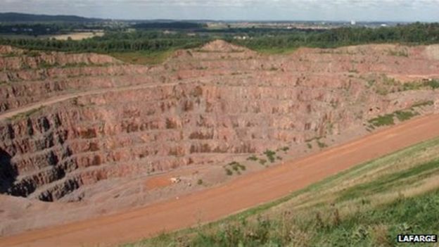 Mountsorrel residents in quarry expansion meeting call - BBC News