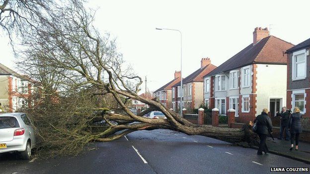 Clear-up begins after 100mph storms hit Wales - BBC News