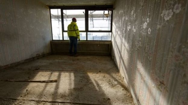 Heygate Estate demolition enters final stage - BBC News