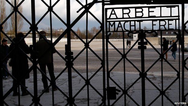 Nazis 'researched use of mosquitoes for war' at Dachau - BBC News