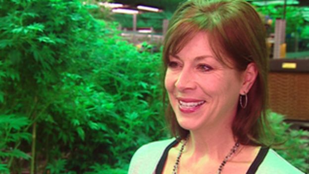 Colorado's marijuana firms beg banks to take their cash - BBC News