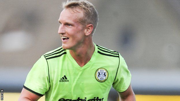 Marcus Kelly signs new Forest Green Rovers contract - BBC Sport